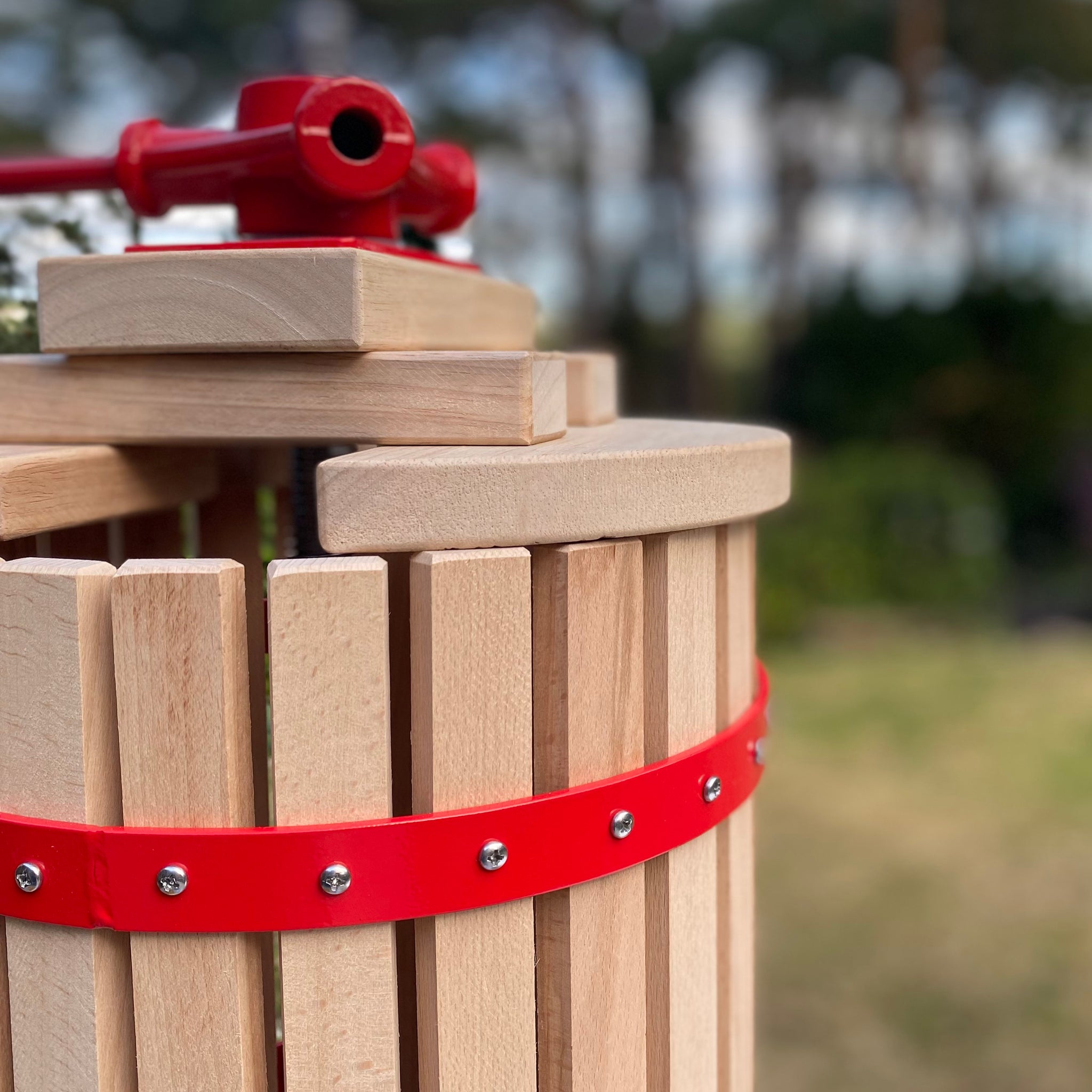 Traditional Fruit and Apple Press (18 Litre) with Straining Bag ...
