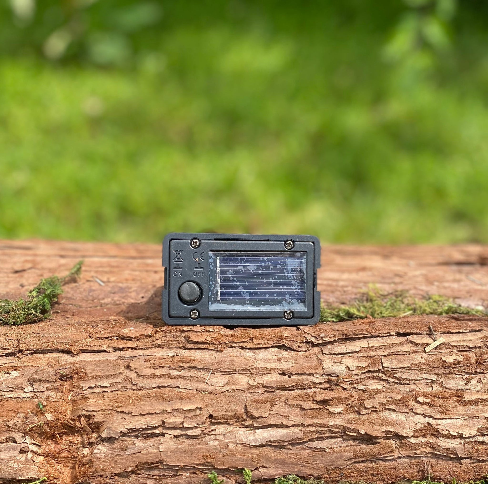 Solar Powered White Light LED Garden Light Box – Selections