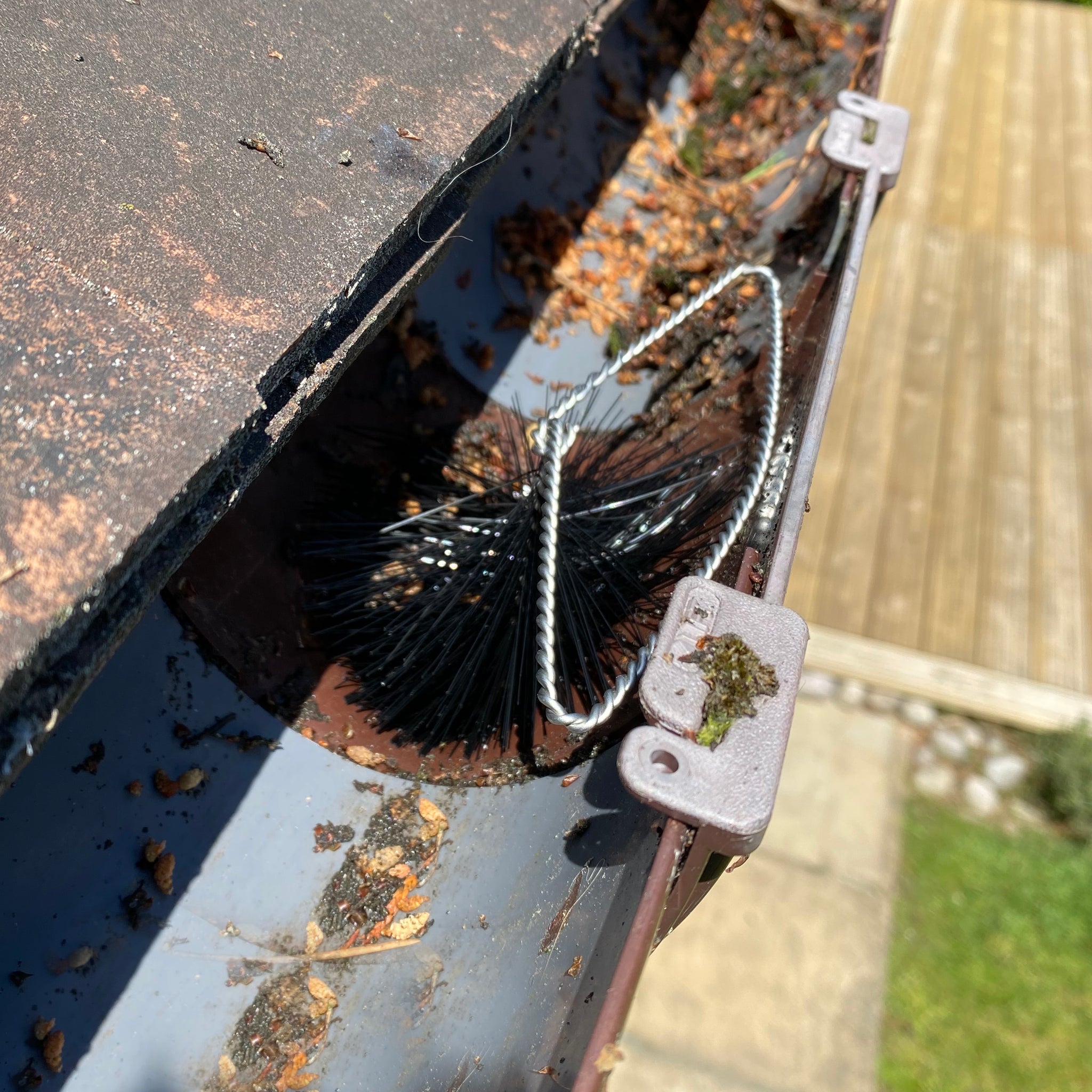 Drain & Gutter Downpipe Leaf Guard Brush Plugs 30cm (Set of 4) – Selections