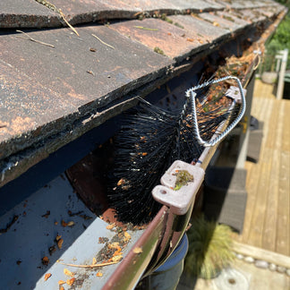 Set of 4 Black Drain & Gutter Downpipe Leaf Guard Plugs (30cm) – Selections