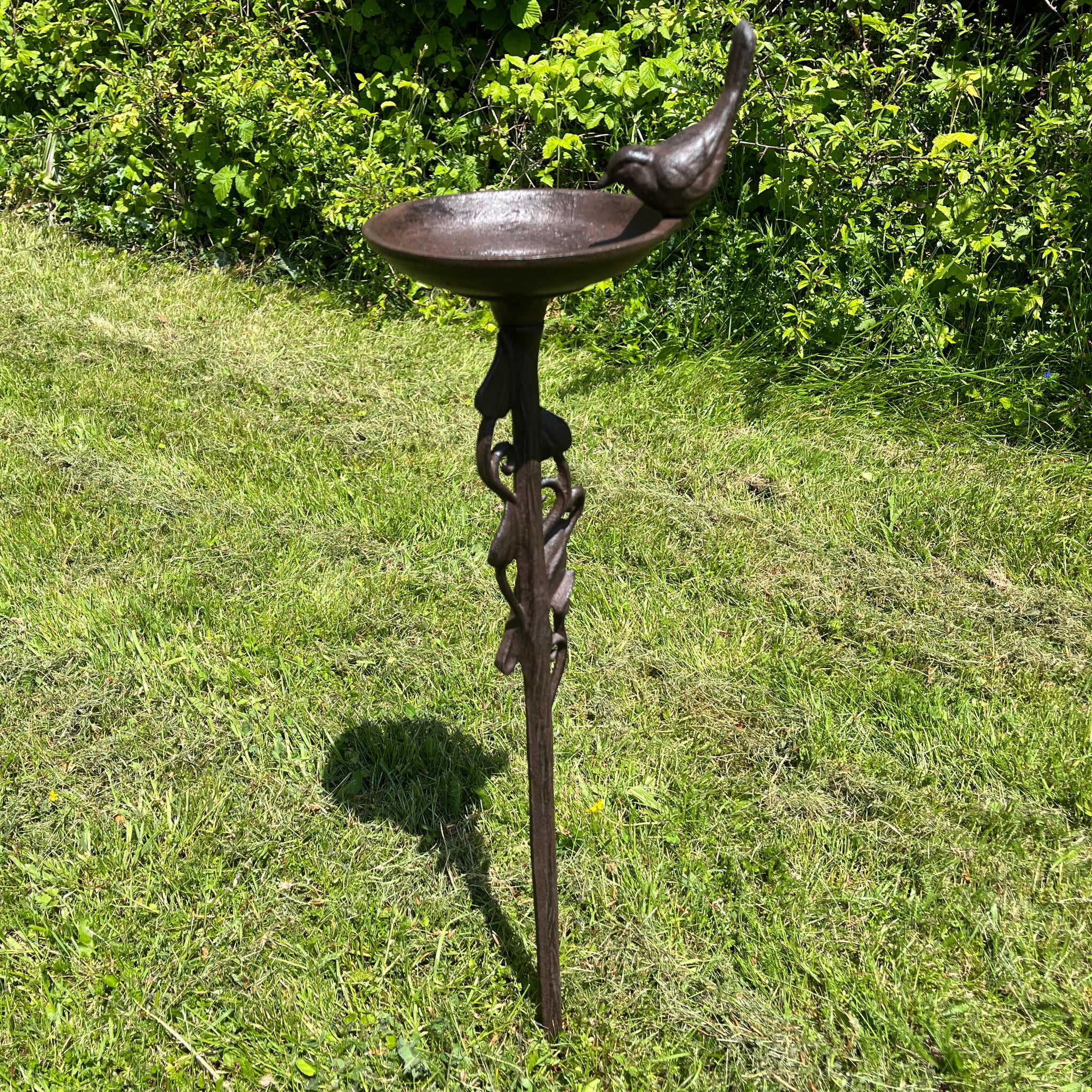 Ornate Cast Iron Bird Bath Ground Stake – Selections