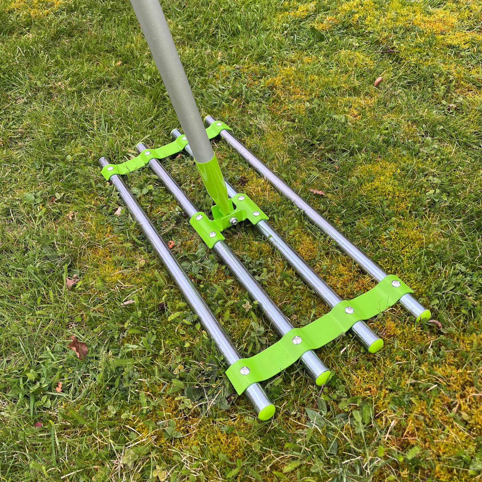 Garden Lawn Levelling Rake with Long Handle – Selections